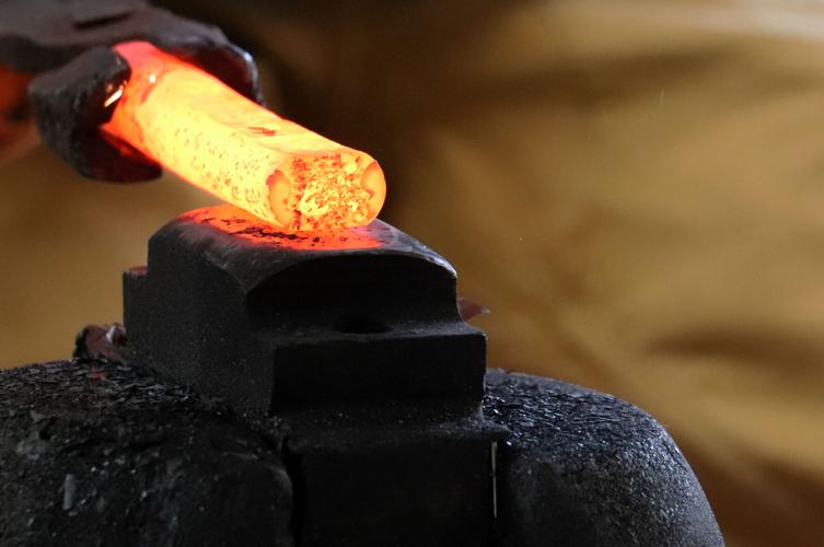 Video: Halcyon Forge creates stunning kitchen knives