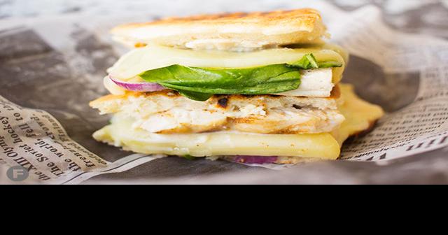 J’s Pitaria Chicken Panini