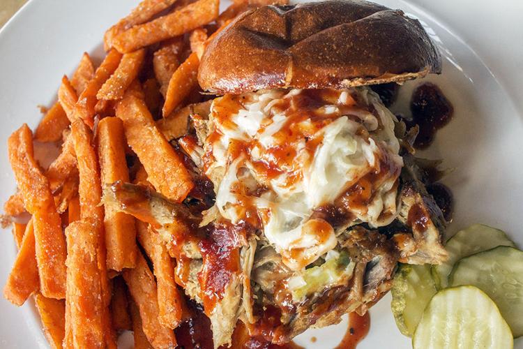 StackHouse Pub & Grill At Hog Hollow Now Open in Chesterfield