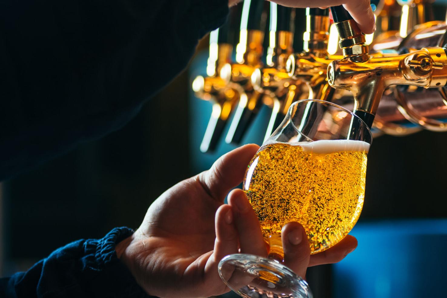 These St. Louis bars and restaurants offer the best happy hour specials