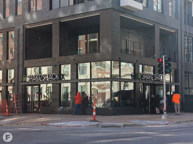 Sneak Peek Shake Shack Opens In St Louis On Dec 11
