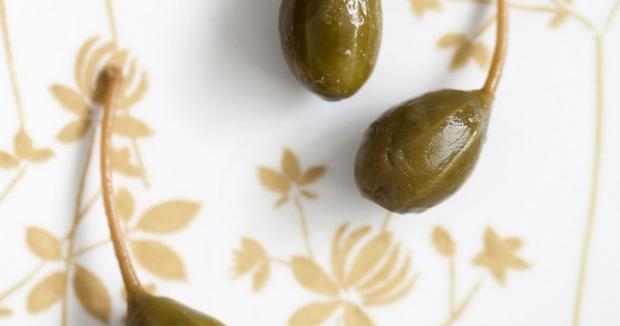 difference between capers and caper berries