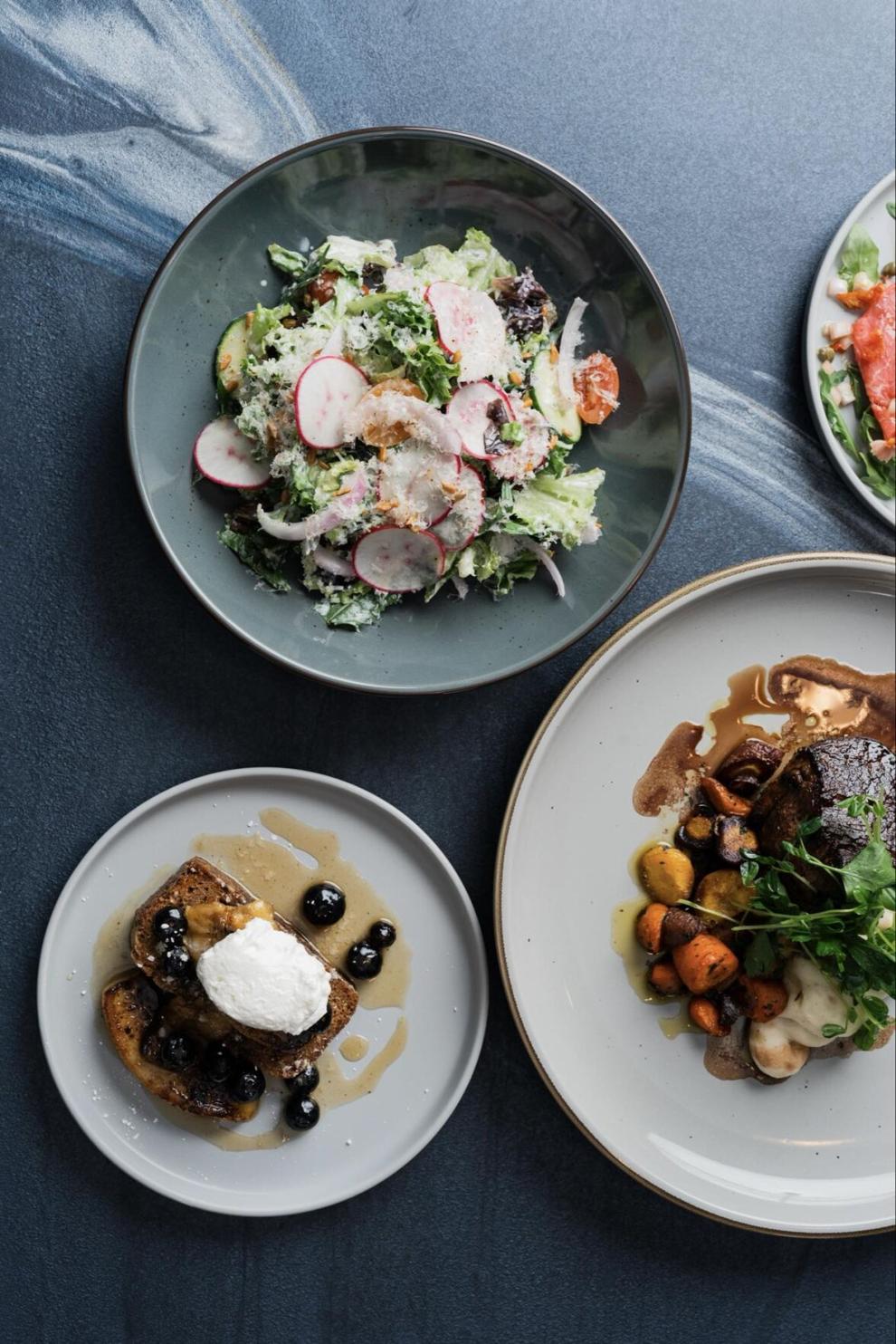 The Oak Street Inn & Lounge is a destination in Cottleville