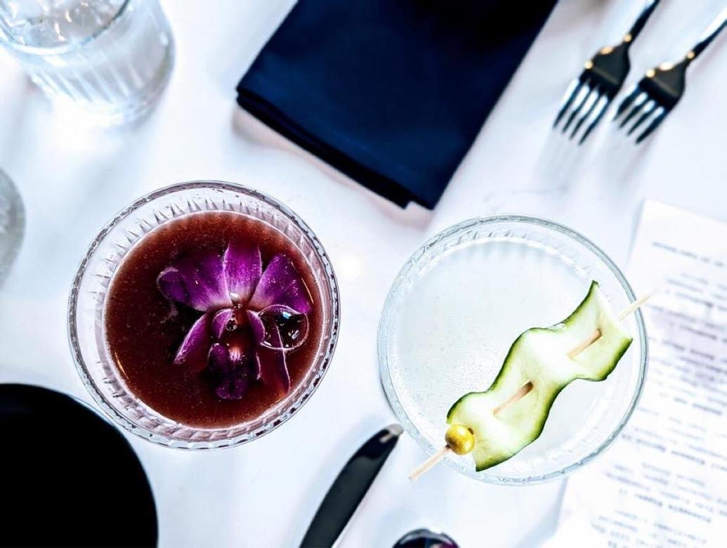 The Oak Street Inn & Lounge is a destination in Cottleville