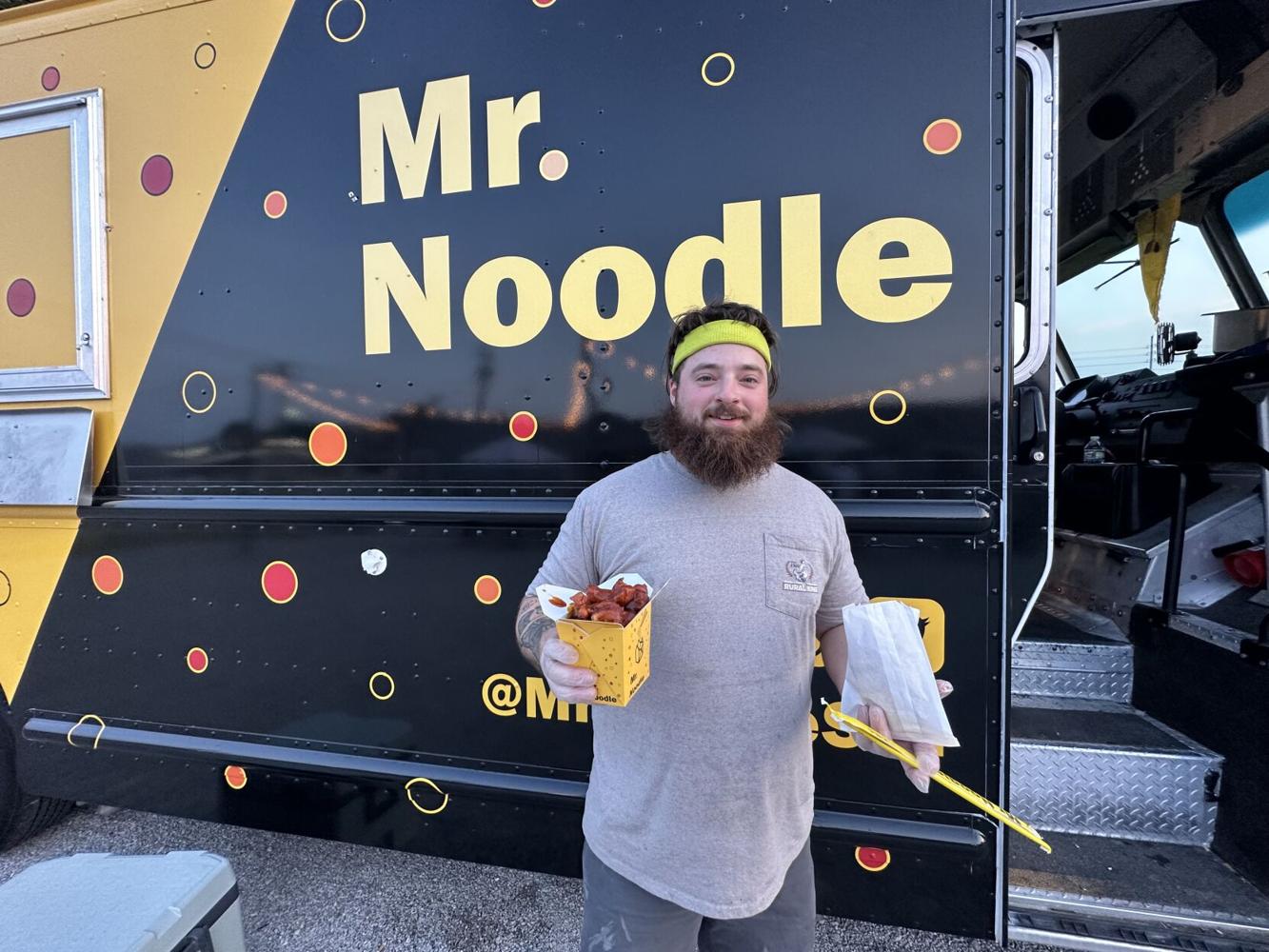 Mr. Noodle Food Truck offers hand-pulled lo mein around STL