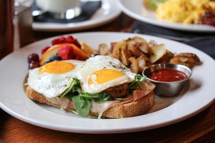 Glenn’s Café Debuts Breakfast Service