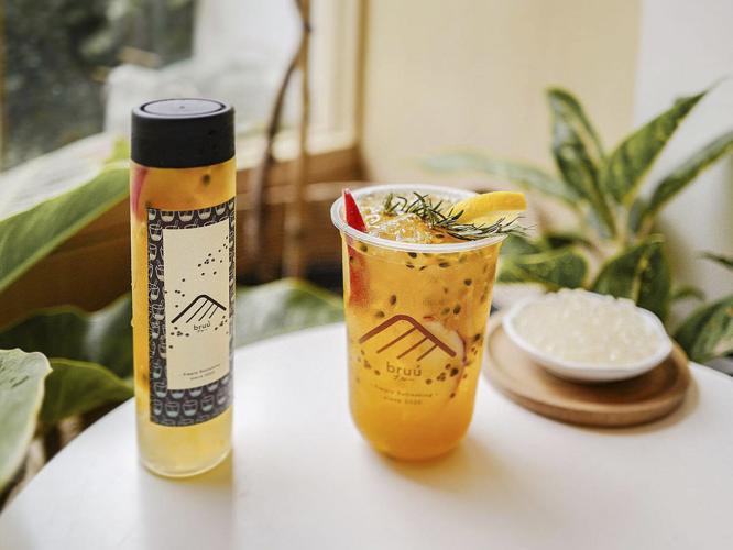 Bruú Café serves bubble tea with freshly made boba on Kansas City's ...