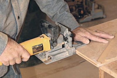 A Step-by-Step for Trimming Stairs | Featured | finehomesandliving.com