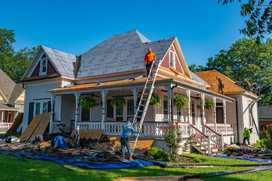 What Homeowners Should Know Before Replacing Their Roof | Home Design ...
