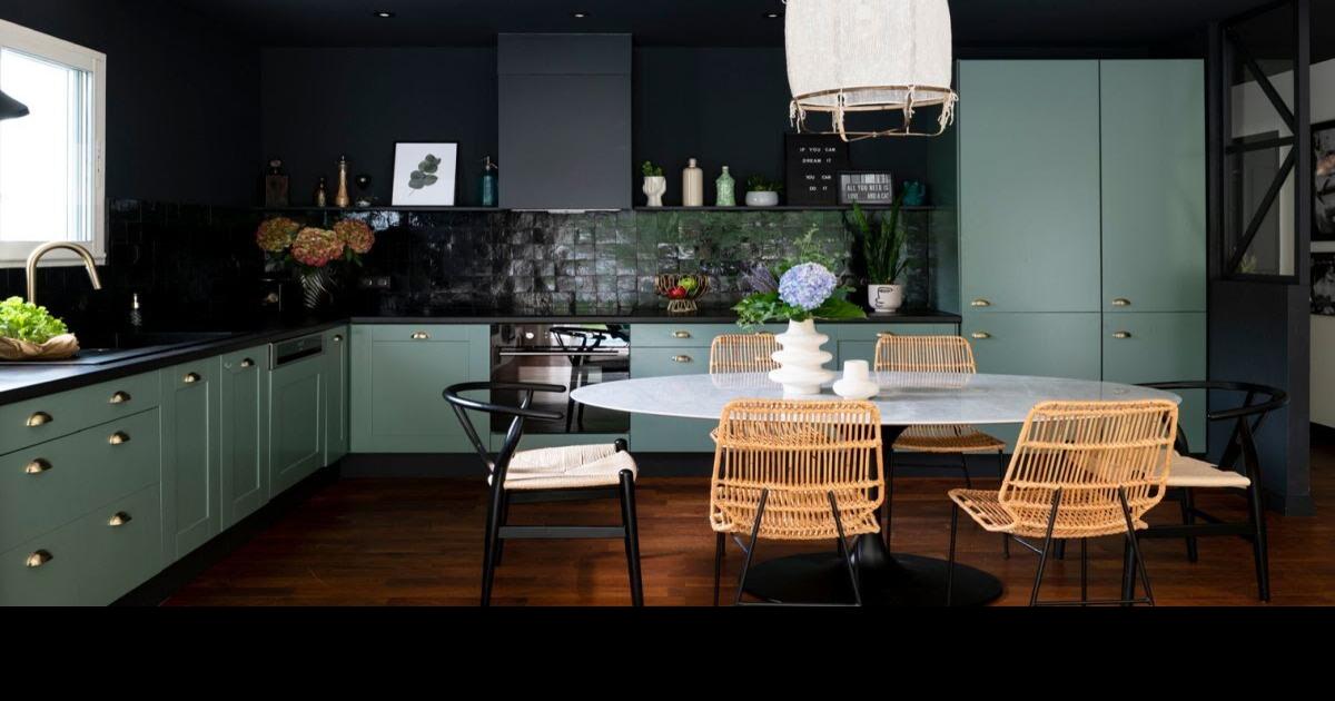 The Most Popular Kitchen Colors | Featured | finehomesandliving.com