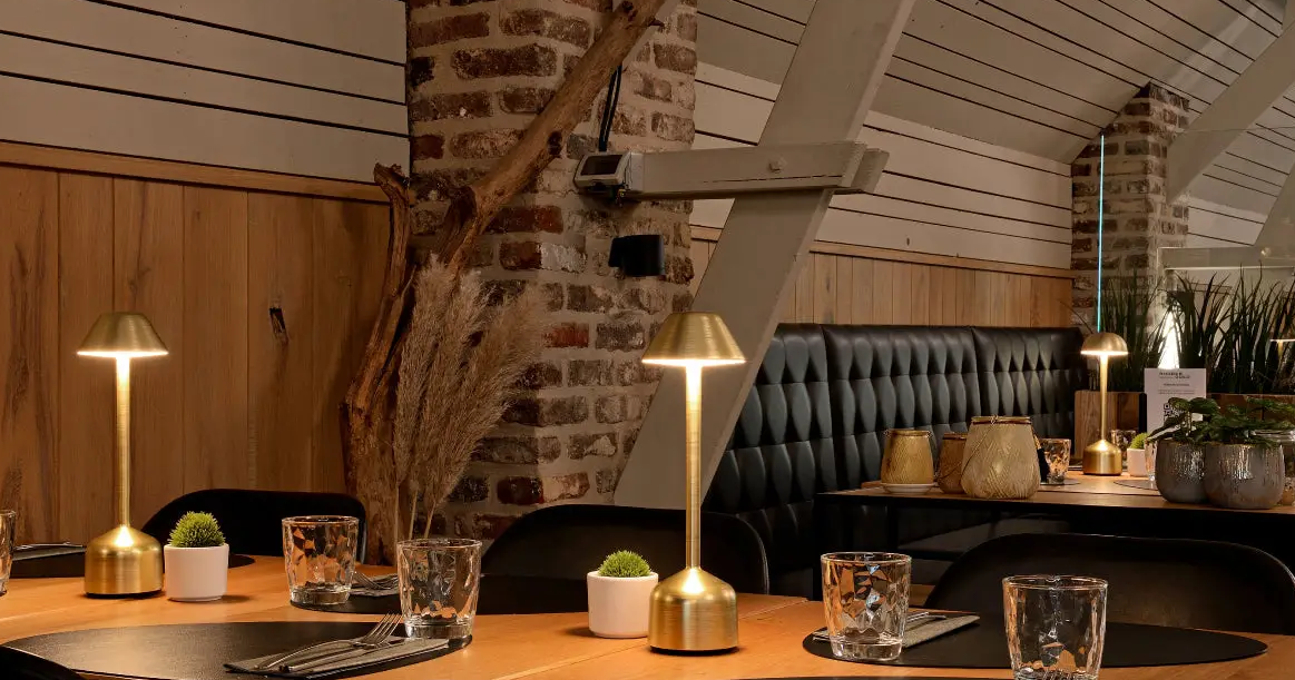 Choosing the Right Restaurant Table Lamps for Fine Dining | LifeStyle ...