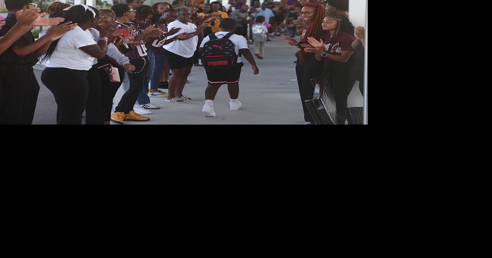 A big welcome for students on the first day of school | Education ...