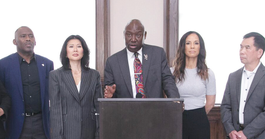 Crump leads class action suit against Geico | News | flcourier.com