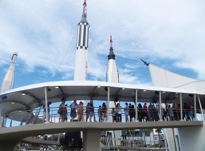 Kennedy Space Center unveils Apollo 11 statue | Florida | flcourier.com