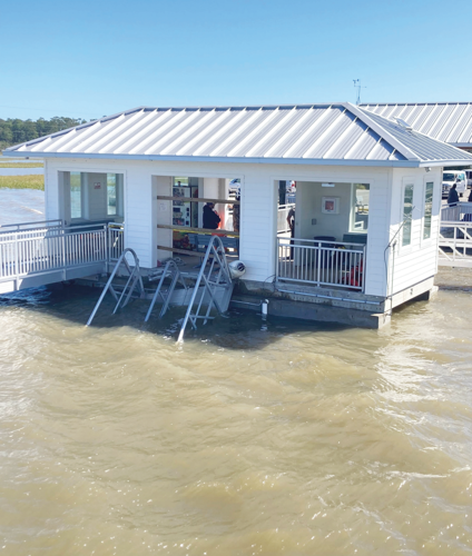 Video captures frantic efforts to save lives after deadly dock collapse ...