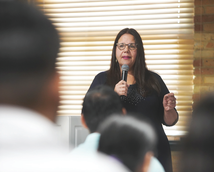 Florida Democratic state lawmaker Susan Valdés switches to Republican ...