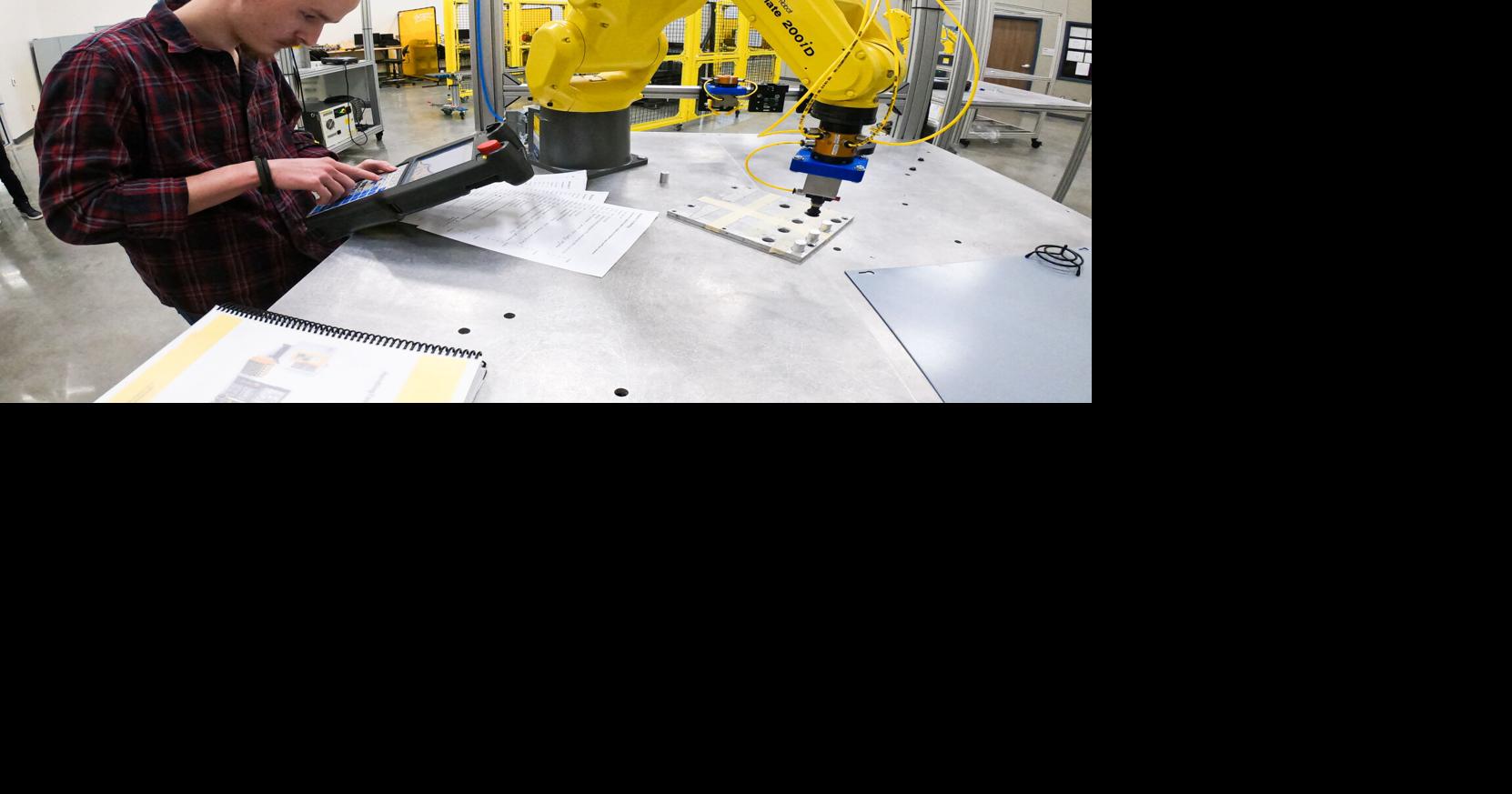 TSTC's Fort Bend campus robot programming / Fort Bend Star | School ...