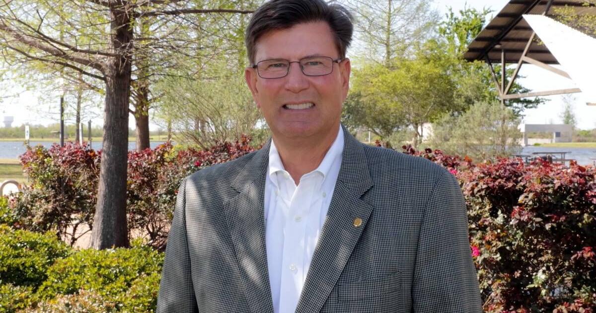 Sugar Land mayor caught in battle over I-45 expansion in Houston ...