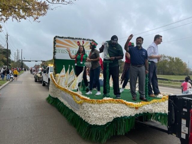 Missouri City holds annual Snowfest Parade | Community | fortbendstar.com