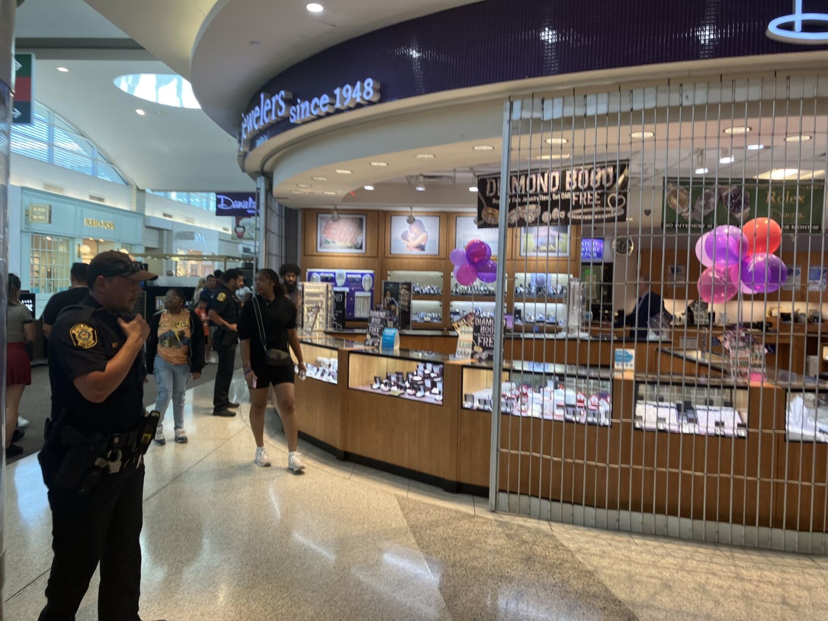 3 in custody after smash-and-grab at First Colony Mall | County News ...