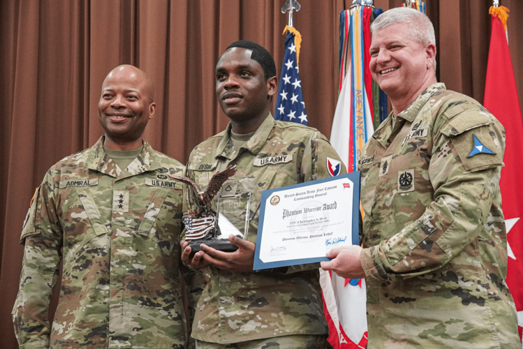 Recognizing excellence: Phantom Warrior Awards lauds Soldiers ...