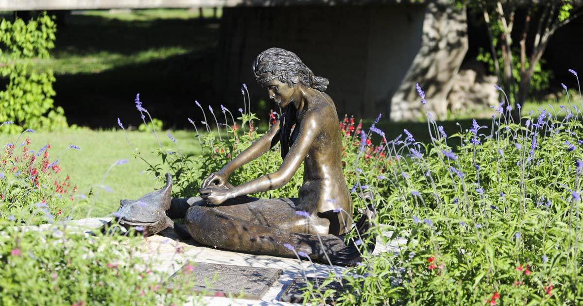 Swimming in mermaid tears | Traveling Soldier | forthoodsentinel.com