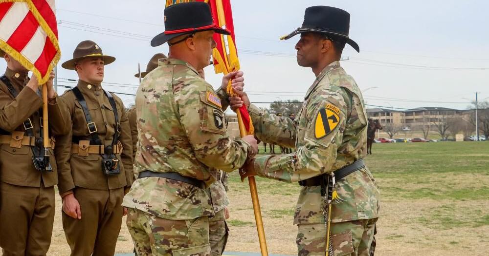 DIVARTY welcomes new command sergeant major | News | forthoodsentinel.com
