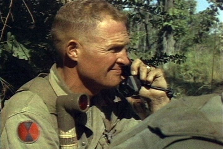 1st Cav Vietnam airmobile hero retired Lt. Gen. Hal Moore dies | News ...