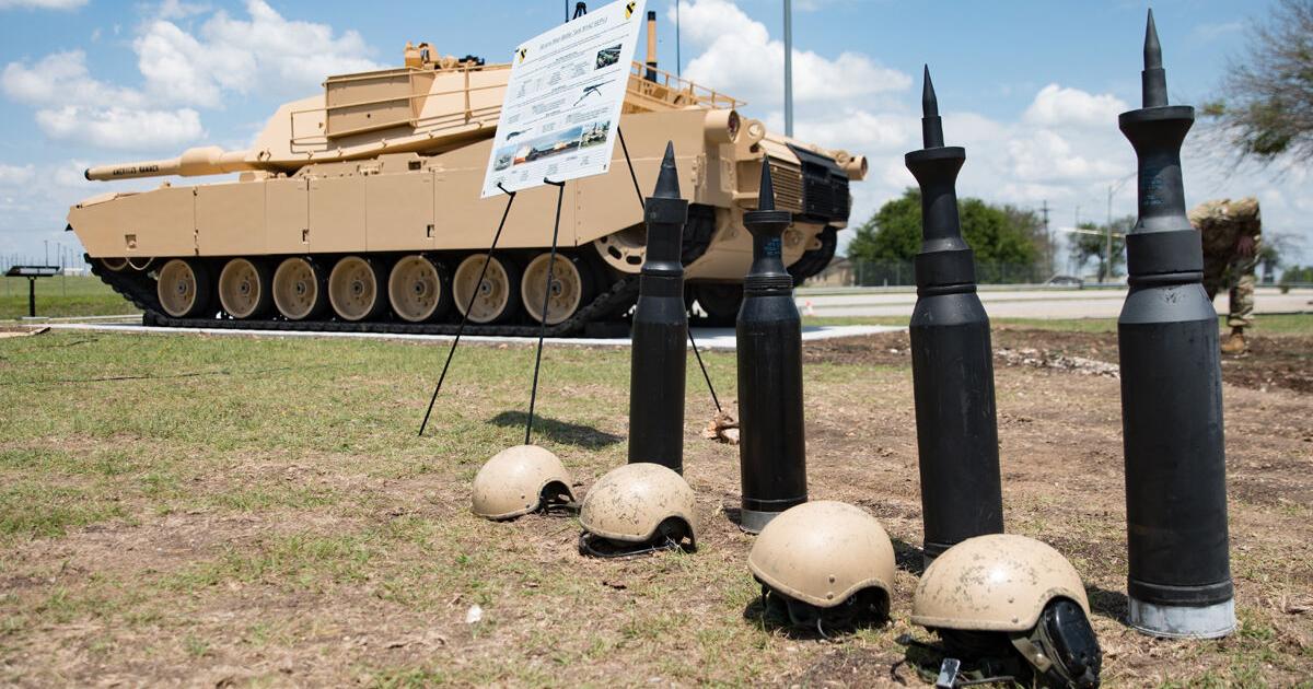 Tank unveiled at Bernie Beck Main Gate | News | forthoodsentinel.com