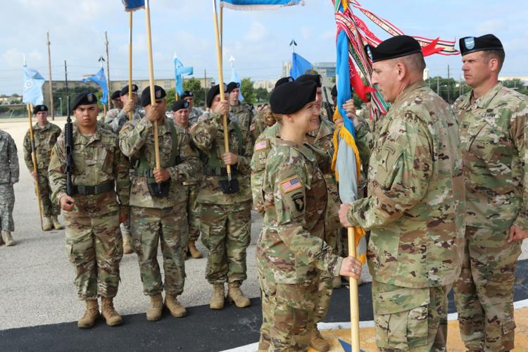 504th MI Bde changes command | News | forthoodsentinel.com