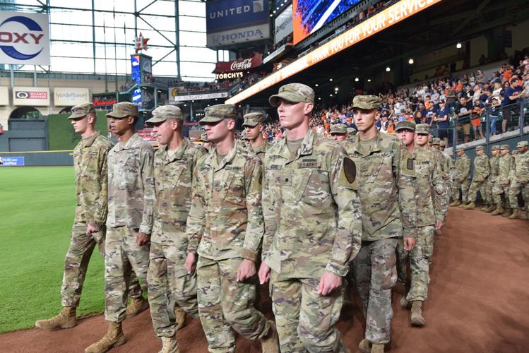 13th ESC commander re-enlists 100 before Astros game | Sports ...