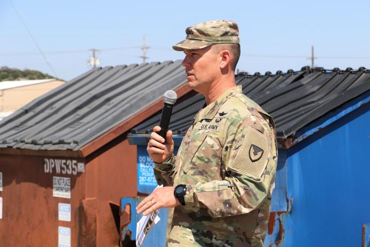 Leaders tour motor pool for compliance | News | forthoodsentinel.com