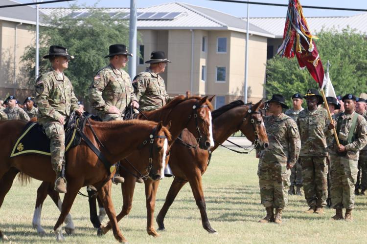 Colors change hands at ceremony | News | forthoodsentinel.com