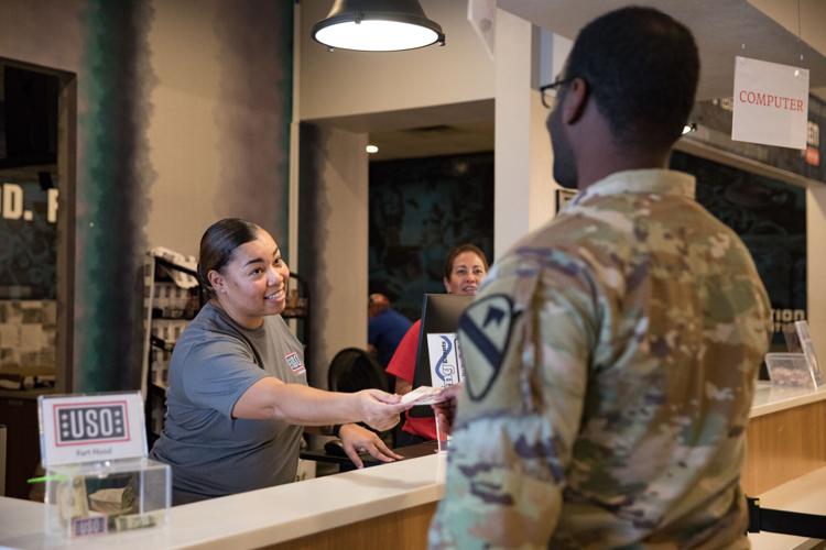 USO volunteers do rewarding work | News | forthoodsentinel.com