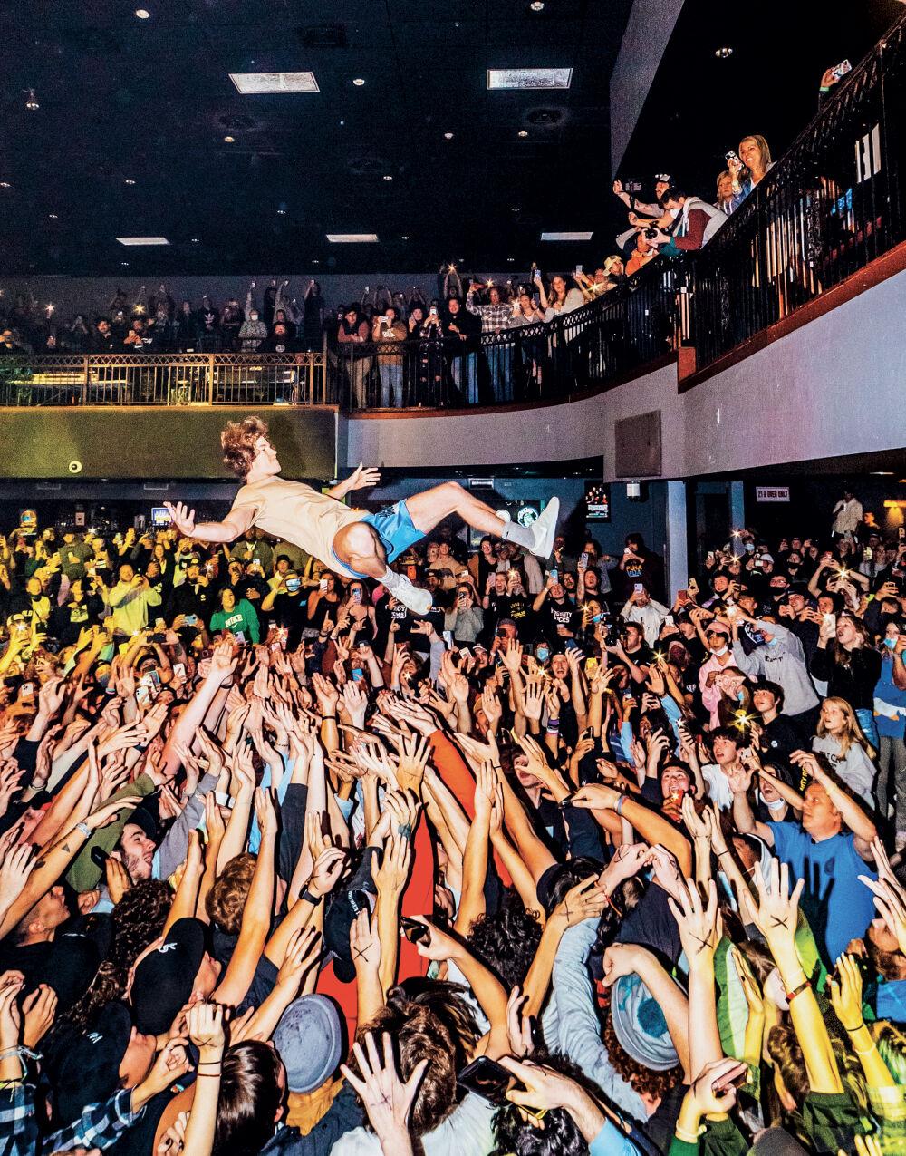 YouTube Star Danny Duncan Heats Up Froyo Chain 16 Handles | Franchise ...