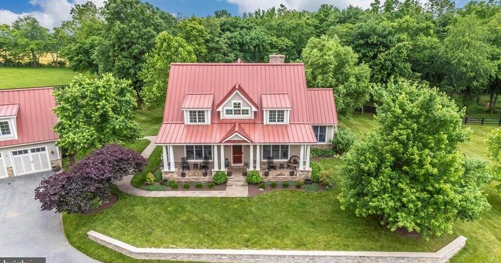 Texas country-style Cape Cod on 20-plus acres closes at $1.2 million ...