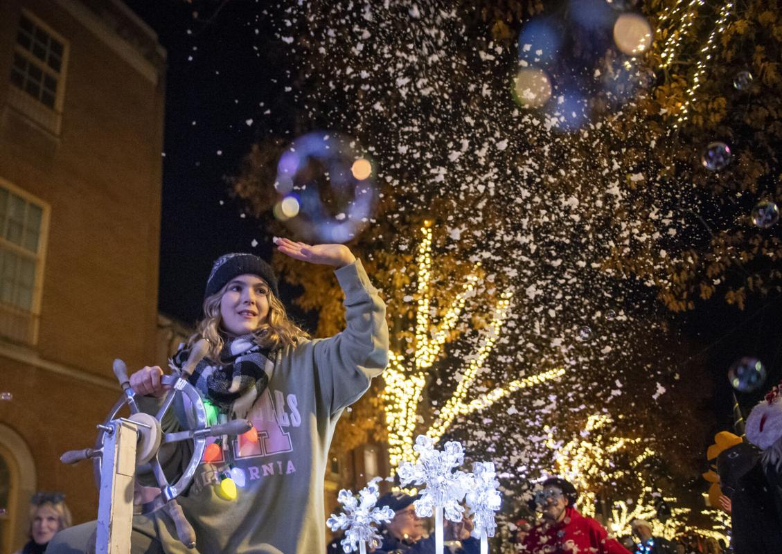 Cheer, tradition fuel annual Kris Kringle Procession in Frederick ...
