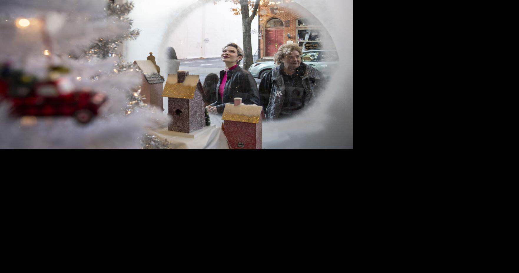 Patrons enjoy chill, festive Frosty Friday shopping, activities ...