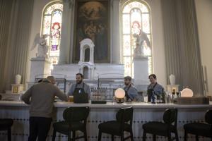 Critics want Wye Oak Tavern to move bar from altar of former Visitation Academy chapel ...