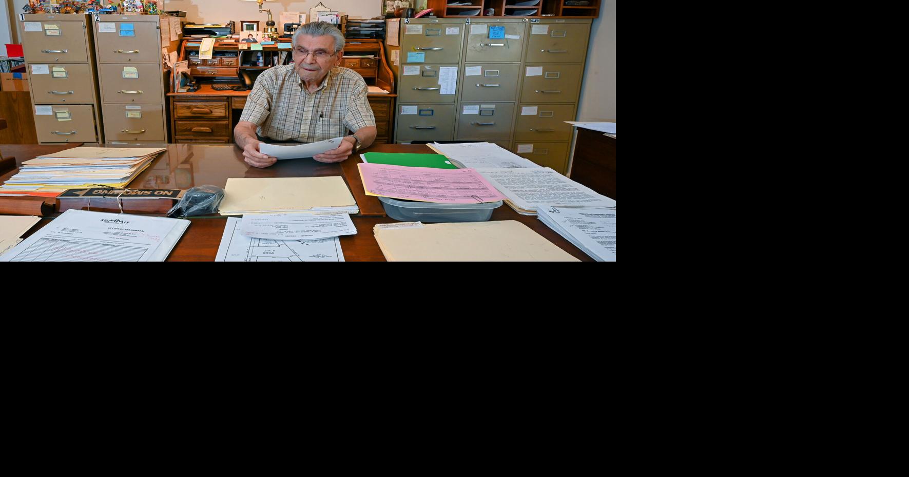 Surgeon who is retired U.S. Army captain to turn 100 on Veterans Day ...