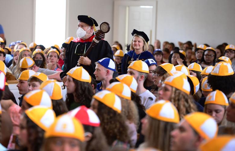 Hood College 'dinks' incoming class of 2026, welcomes students to ...