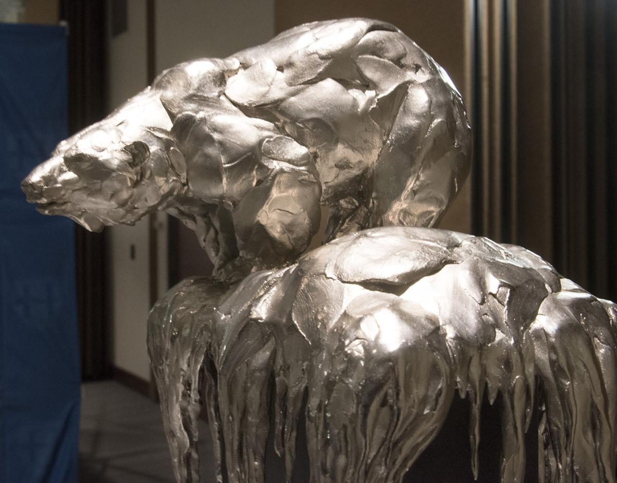 Wildlife sculptor Bart Walter creates memories through clay | Visual ...