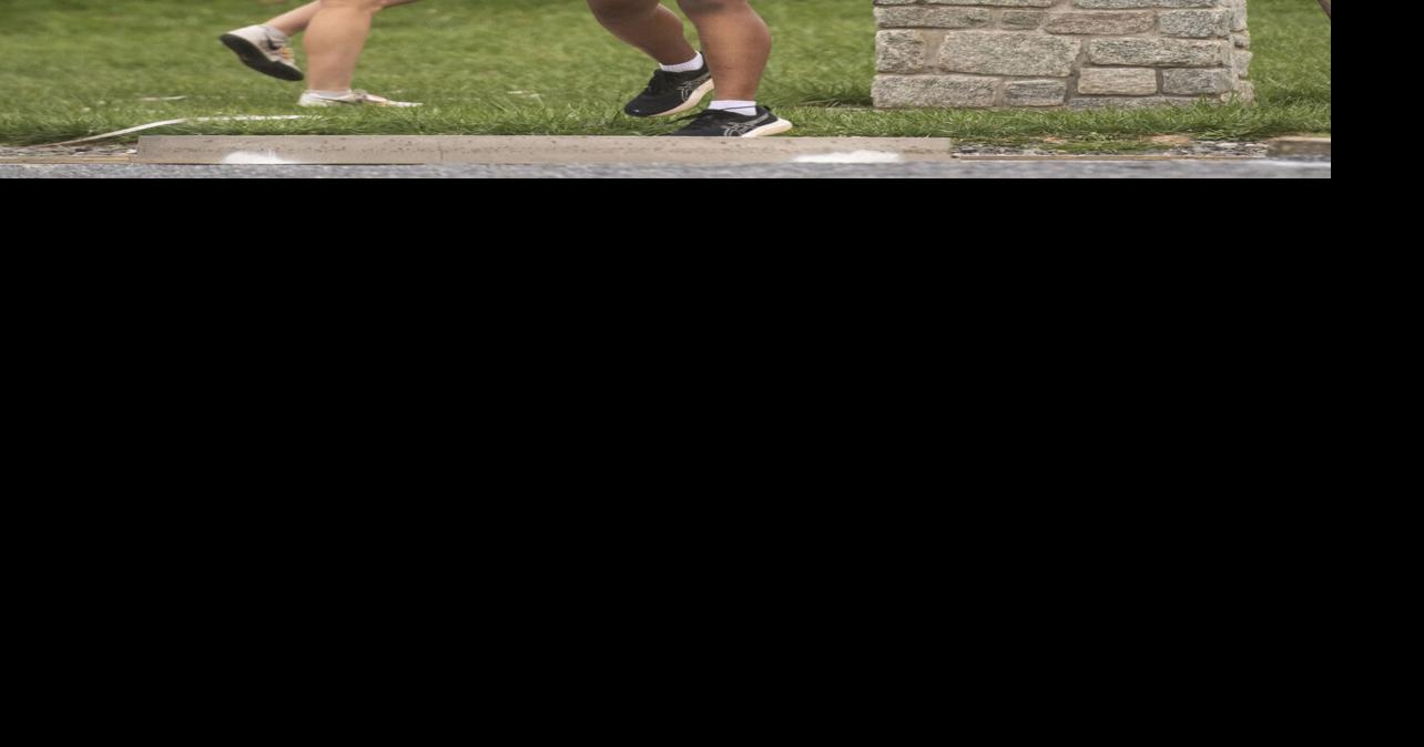 Open mind, fierce drive help Siewe succeed, give Hawks edge at Kayley ...