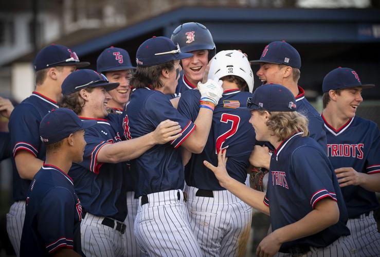 Parente capitalizes on Oakdale errors in extras, dashes home for 4-3 TJ ...