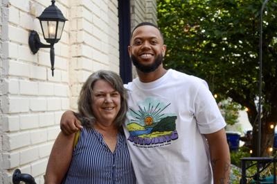 USPS carrier and community come together to save woman's life in ...