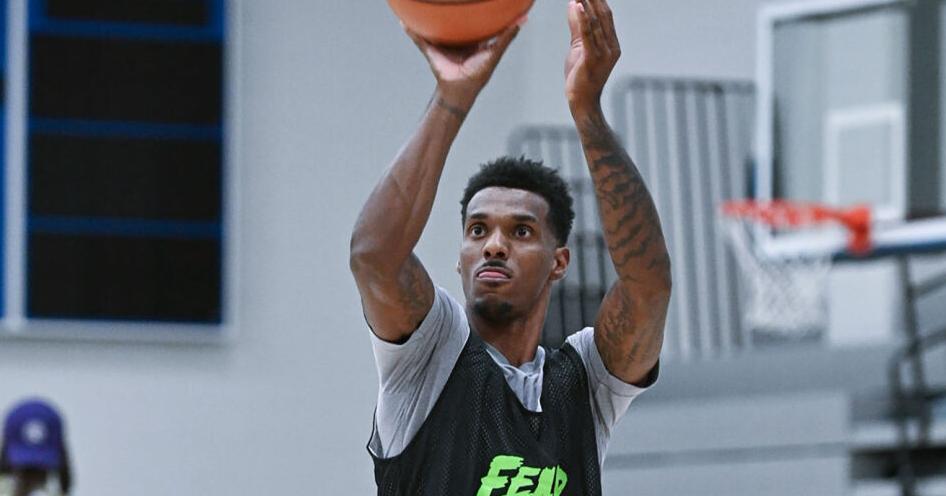 Former Frederick High basketball star Steve Custis signs with Flying ...