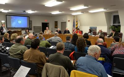 Brunswick mayor faces threatened recall, appreciation in same room ...