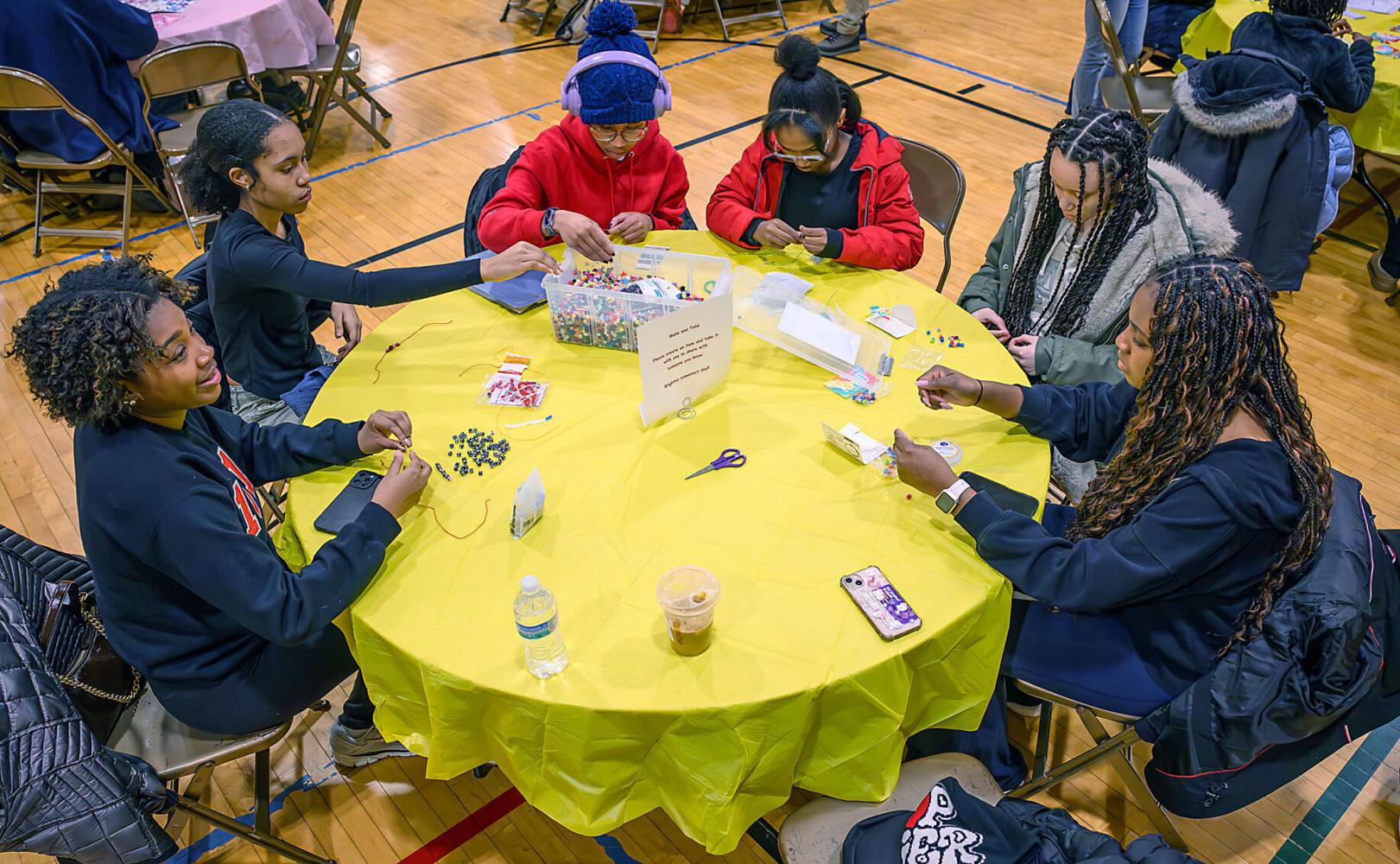 Hundreds honor MLK Day through handmade service projects | Schools ...
