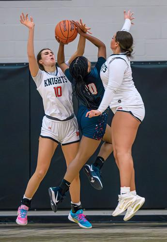 Photos: Middletown vs. Thomas Edison in Ron Engle Holiday Classic ...
