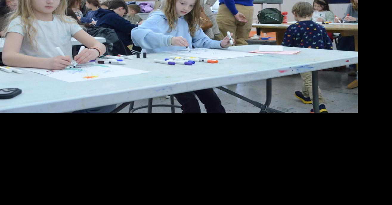 Bilateral drawing class teaches students how to draw with both hands ...